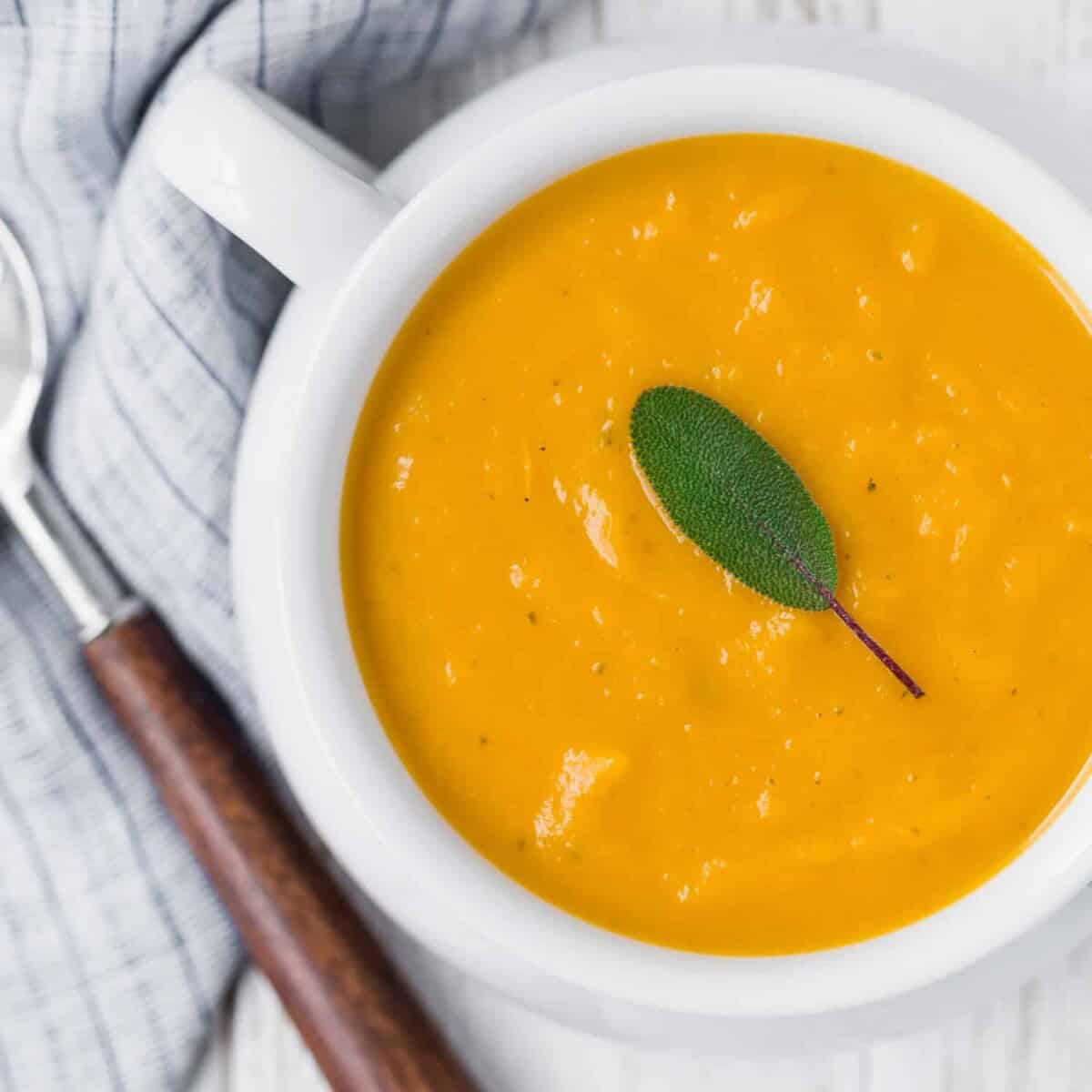 Soul-Warming Vegetarian Soups For the Chilliest of Days